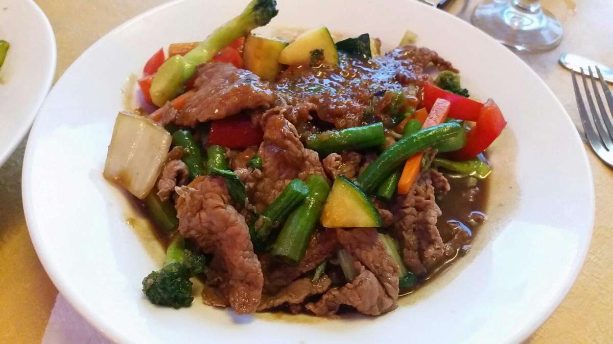 Wins Thai Kitchen Restaurant - Best Food | Delivery | Menu | Coupons